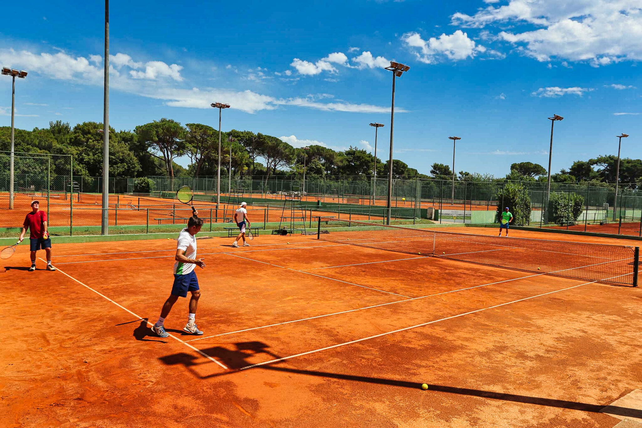Tennis holidays for adults - Tennis camps